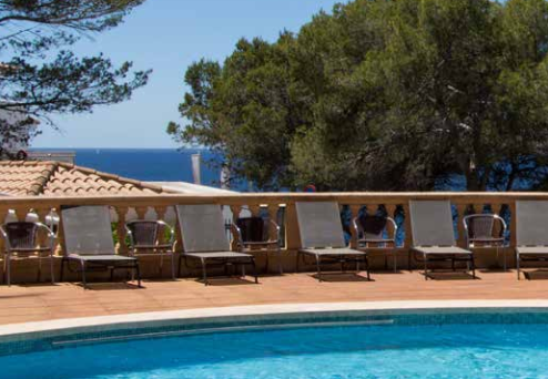 Residencial Es Castellot te ofrece disfrutar de unas vacaciones en ...